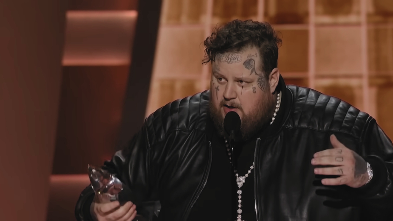 Jelly Roll Net Worth in 2024 - The Story Behind His Success - Apple Daily